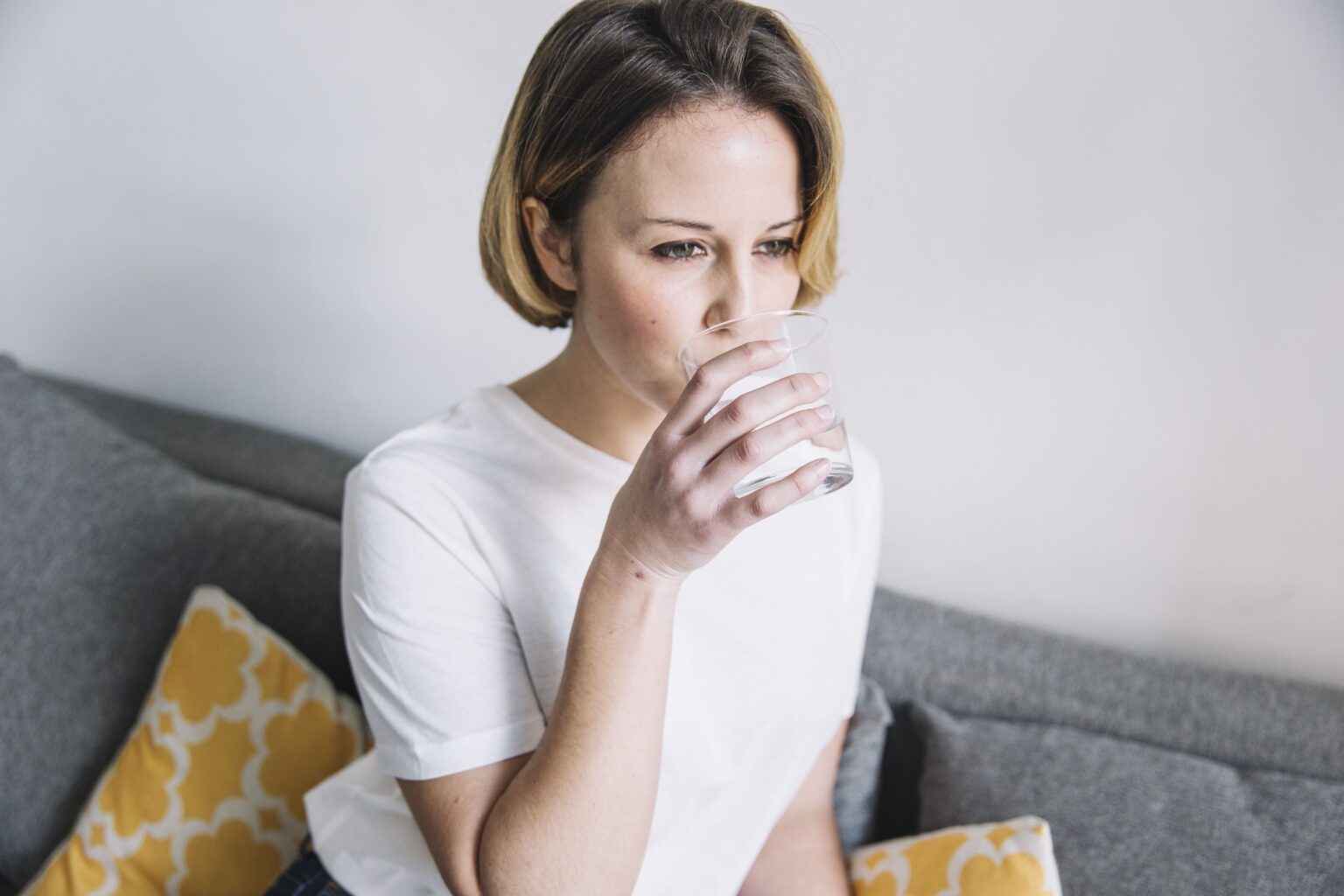 The Right Way to Drink Your Water - Neev Nutrition